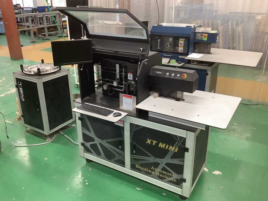 チャンネルベンダー「XT MINI」 | ブンカ巧芸社 -福岡から沖縄まで九州・沖縄の看板広告・サインはおまかせください-